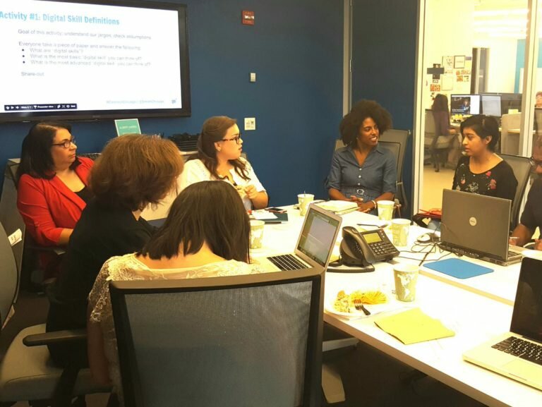 Smart Chicago - A civic organization devoted to improving lives in ...